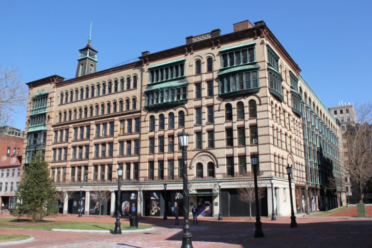Court Square Theater, Springfield - Lost New England