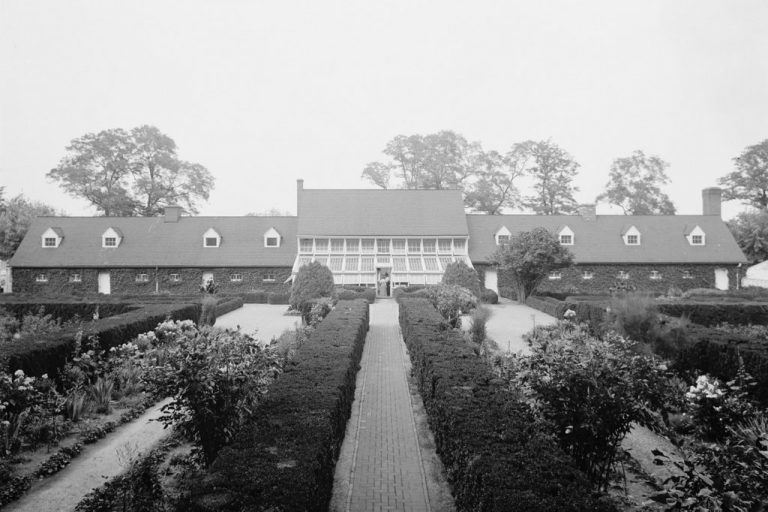Greenhouse and Slave Quarters, Mount Vernon, Virginia - Lost New England