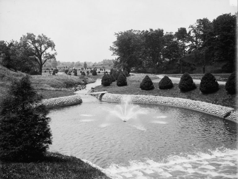 Forest Park Fountain, Springfield, Mass - Lost New England